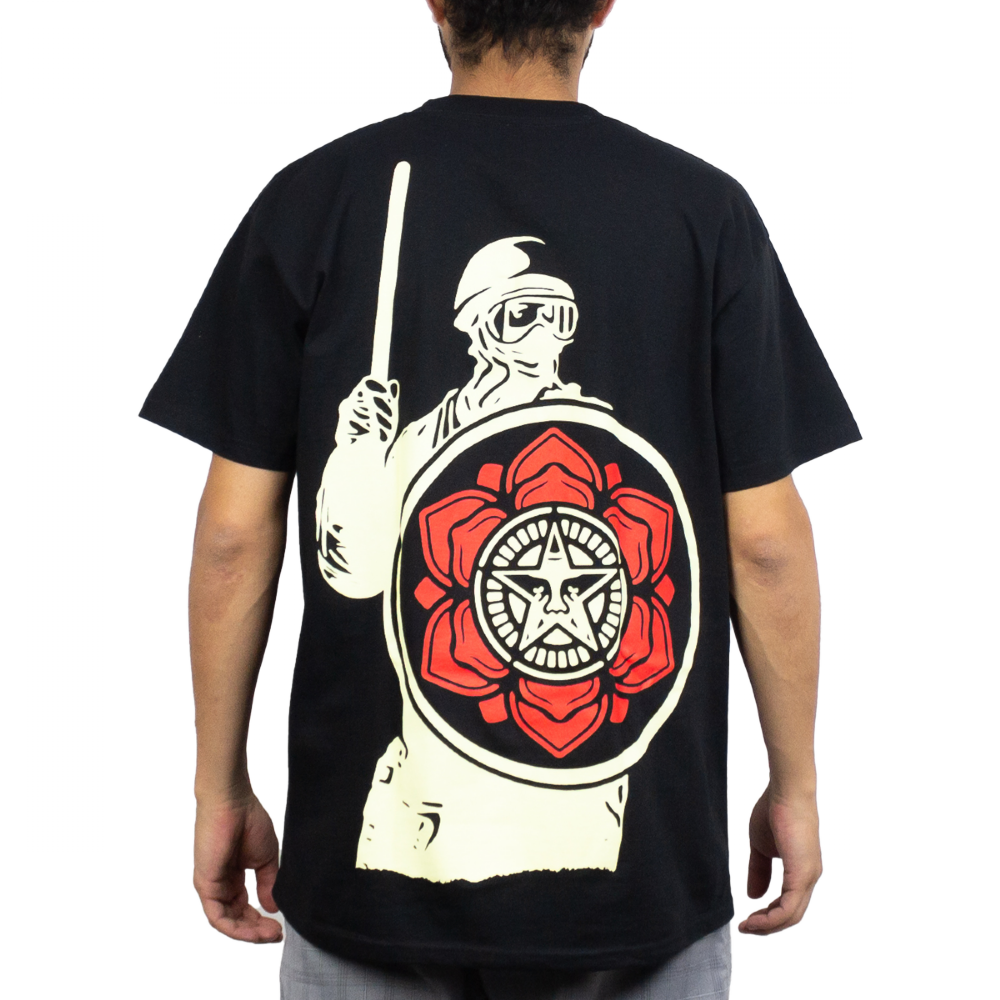 Camiseta Obey Riot Cop Peace Shield Preto