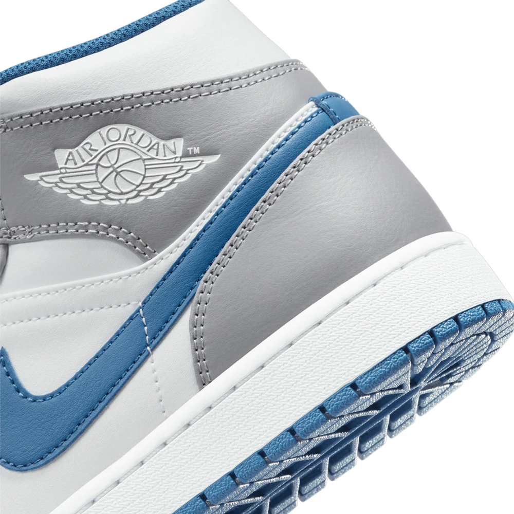 Tênis Nike Air Jordan 1 Mid " Cement True Blue " Cinza/azul