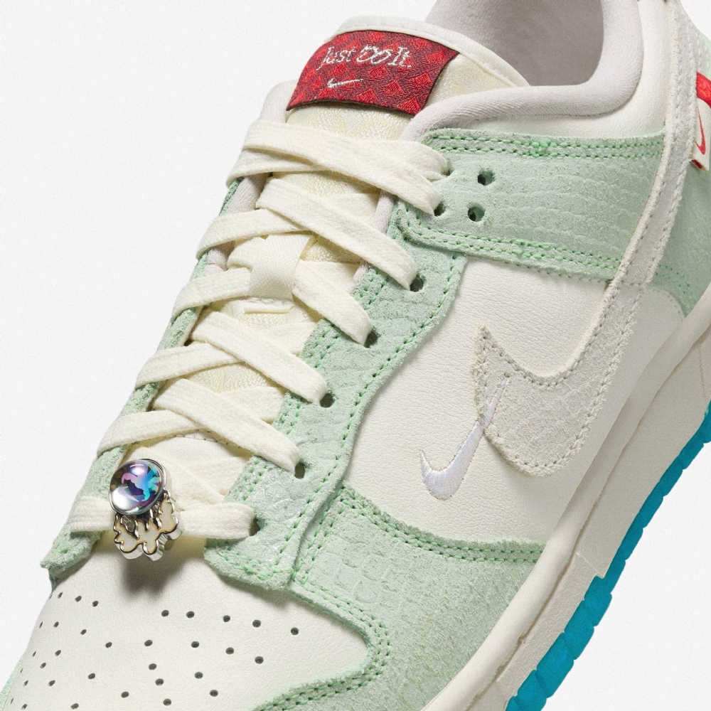 Tênis Nike Feminino Dunk Low " Year Of Dragon " Colorido