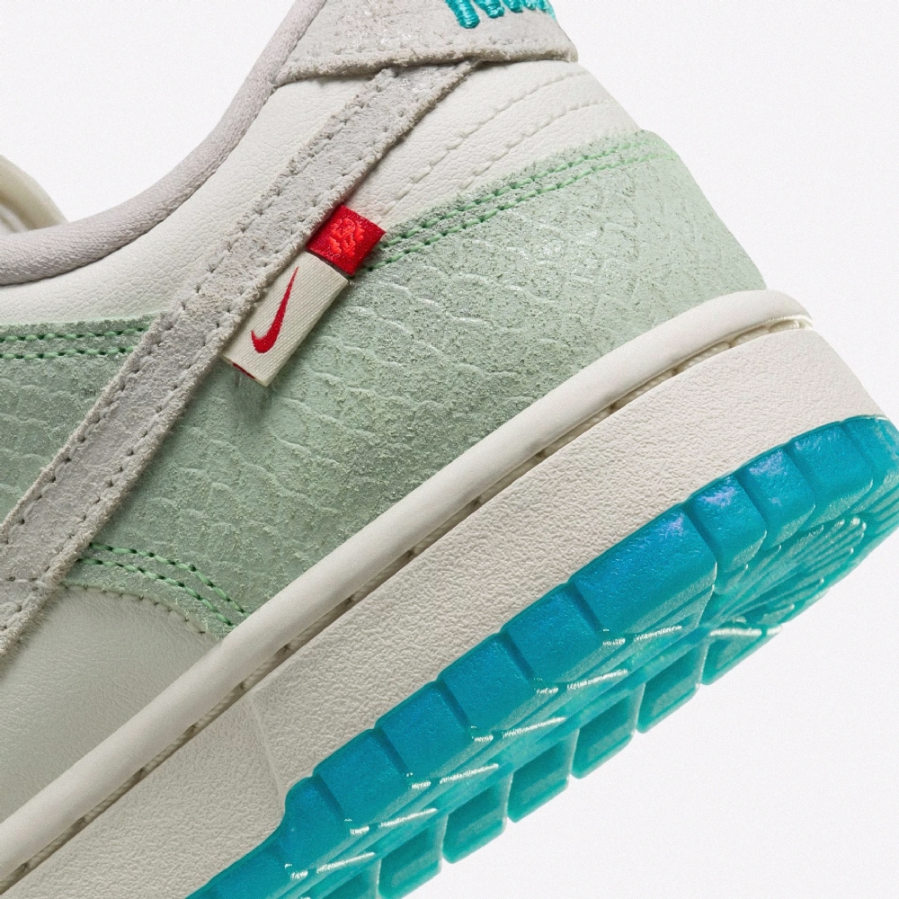Tênis Nike Feminino Dunk Low " Year Of Dragon " Colorido